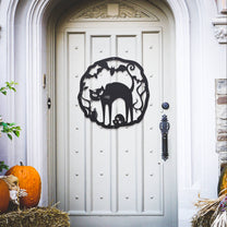 Best Halloween Decorations - Check out this funny Halloween Cat Wreath ...